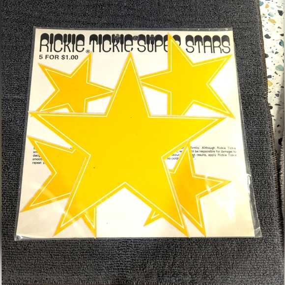 Rickie Tickie | Wall Decor | Rickie Tickie Super Stars Yellow Vintage ...